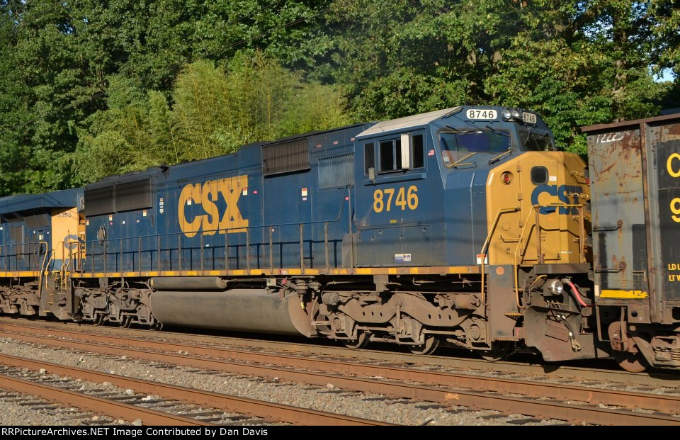 CSX SD60I 8746 trails on Q438-17
